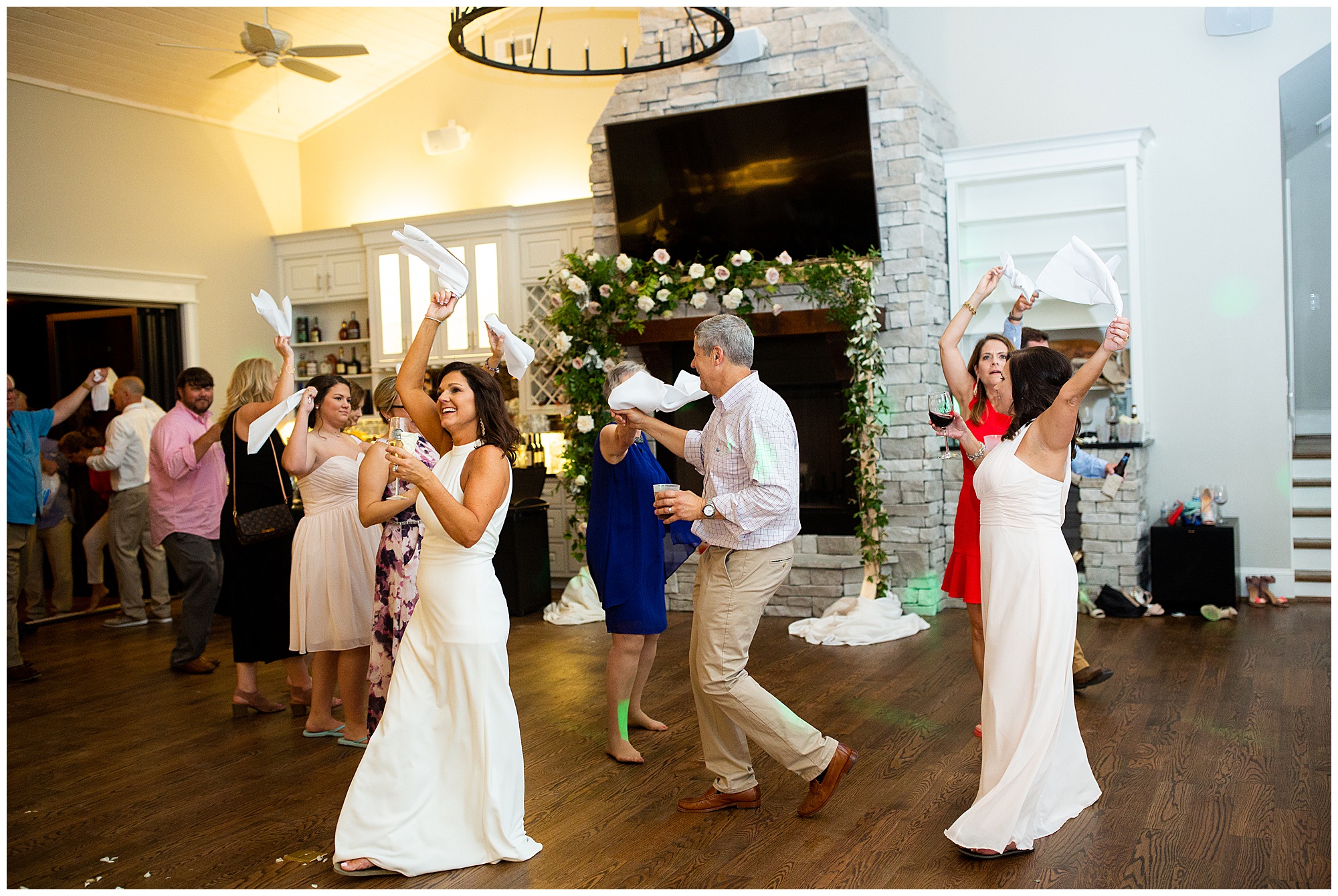 12 Tips To Keep Your Reception Bumpin' - Eleanor Stenner