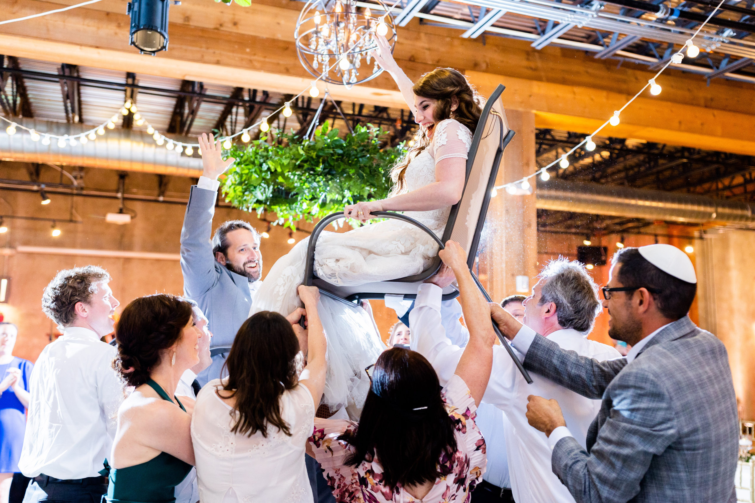 12 Tips To Keep Your Reception Bumpin' - Eleanor Stenner